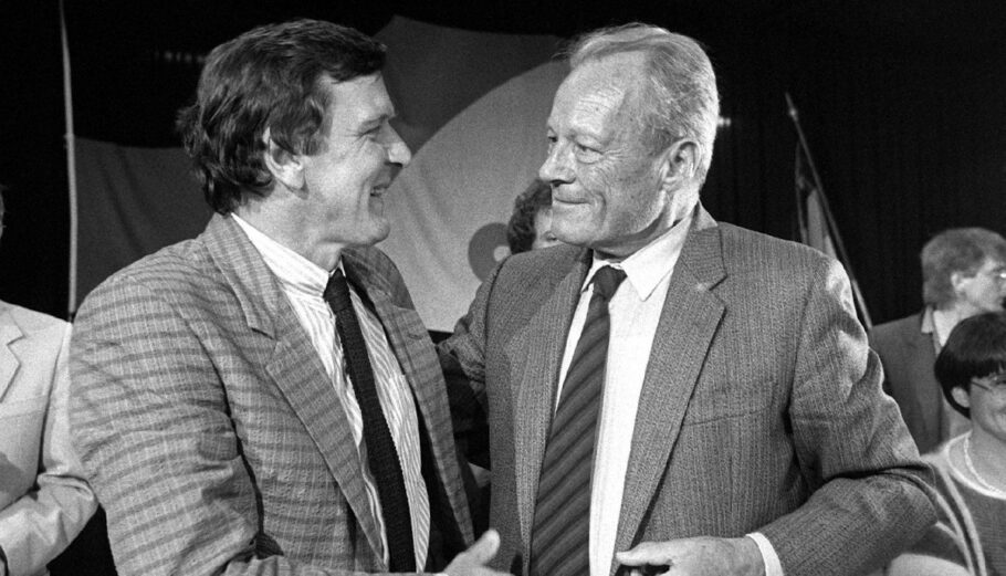 Spiegel: Ο Βίλι Μπραντ συνεργαζόταν με την αμερικανική αντικατασκοπεία