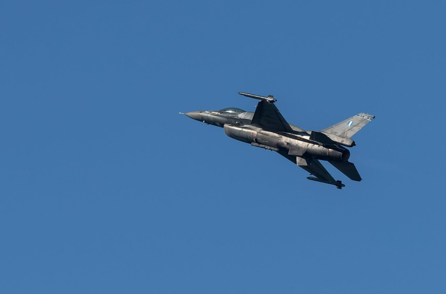 Κατέπεσε F16 στη Χαλκιδική, σώος ο πιλότος