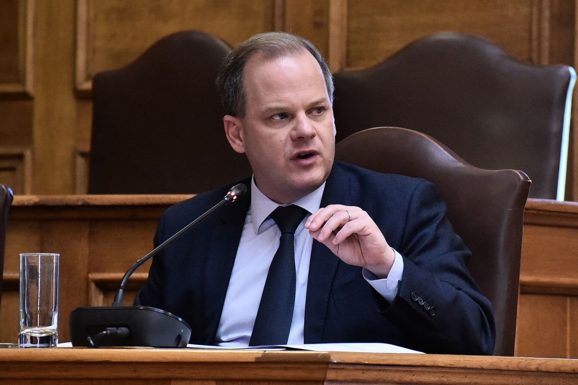 Το πρόστιμο 2 εκατ. σε γνωστό παρουσιαστή, το… μπέρδεμα με Βέρτη και ...