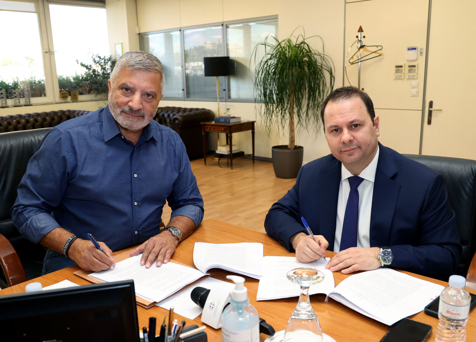 ΤΑΙΠΕΔ: Σύμβαση για ενιαίο πεζόδρομο - ποδηλατόδρομο στην παραλιακή