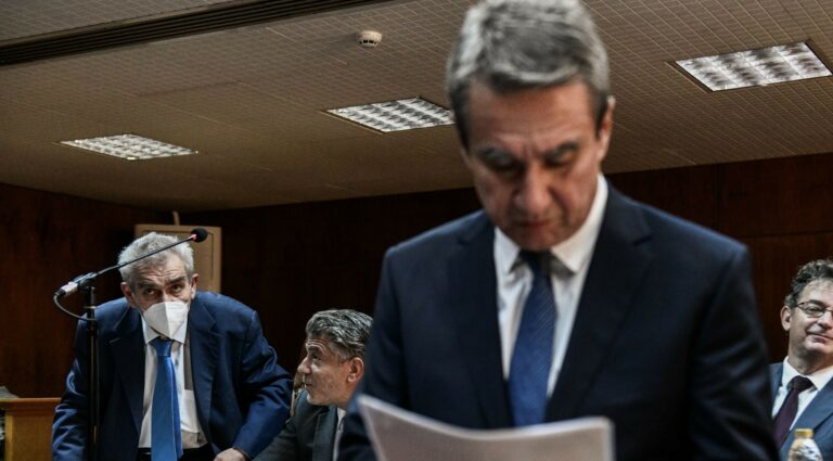 Ειδικό Δικαστήριο: Έντονη αντιπαράθεση Λοβέρδου - Παπαγγελόπουλου