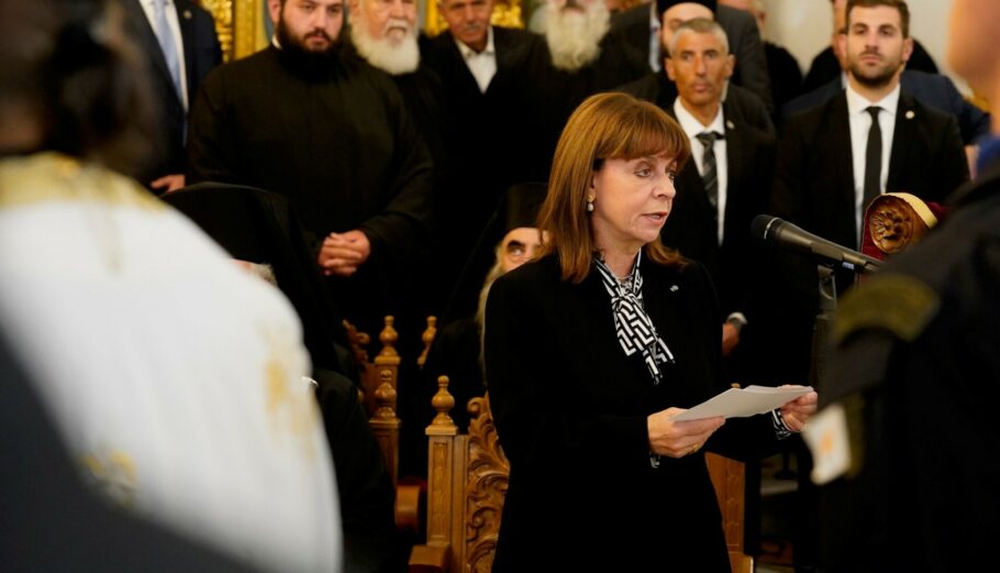 Κ. Σακελλαροπούλου: Τιμάμε τον αοίδιμο Αρχιεπίσκοπο