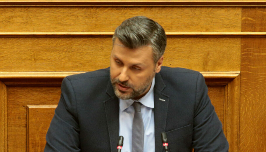 Καλλιάνος: Θα απέχει από την ψηφοφορία για τα ομόφυλα ζευγάρια