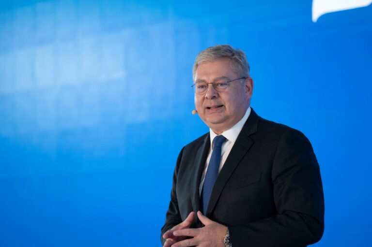 Helleniq Energy: Επέκταση στρατηγικής συνεργασίας με τη Chevron στο ...
